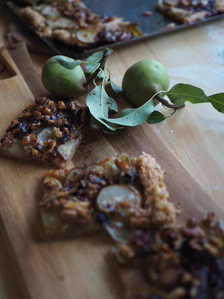 Rustic Pear Tart with Blue Cheese, Honey & Walnuts (Pæreterte) - North ...