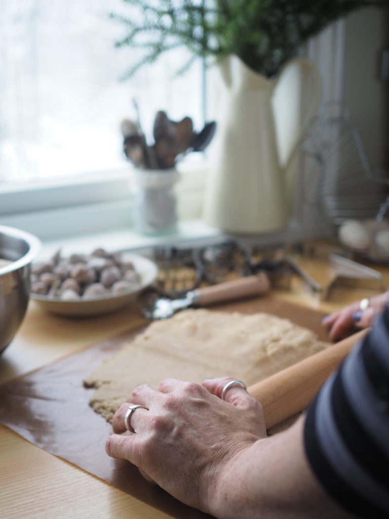 Old Fashioned Pepperkaker (Norwegian Gingerbread Cookies) - North Wild ...