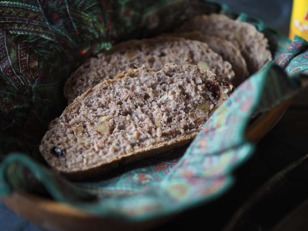 Homemade Walnut Bread (Valnøttbrød) - North Wild Kitchen
