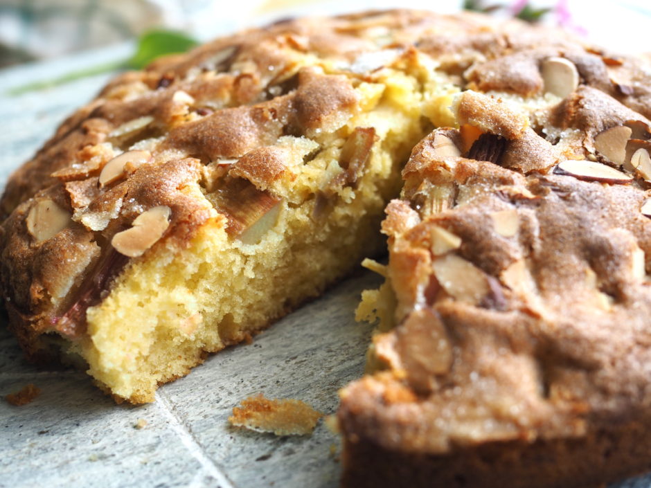 Simple Norwegian Rhubarb Cake (Rabarbrakake) - North Wild Kitchen