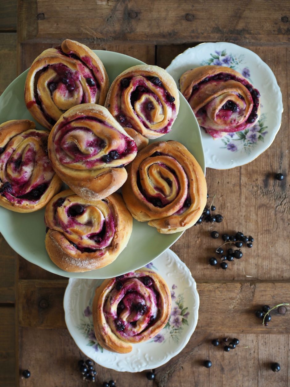 Blackcurrant Sweet Buns (Solbærsnurrer) - North Wild Kitchen