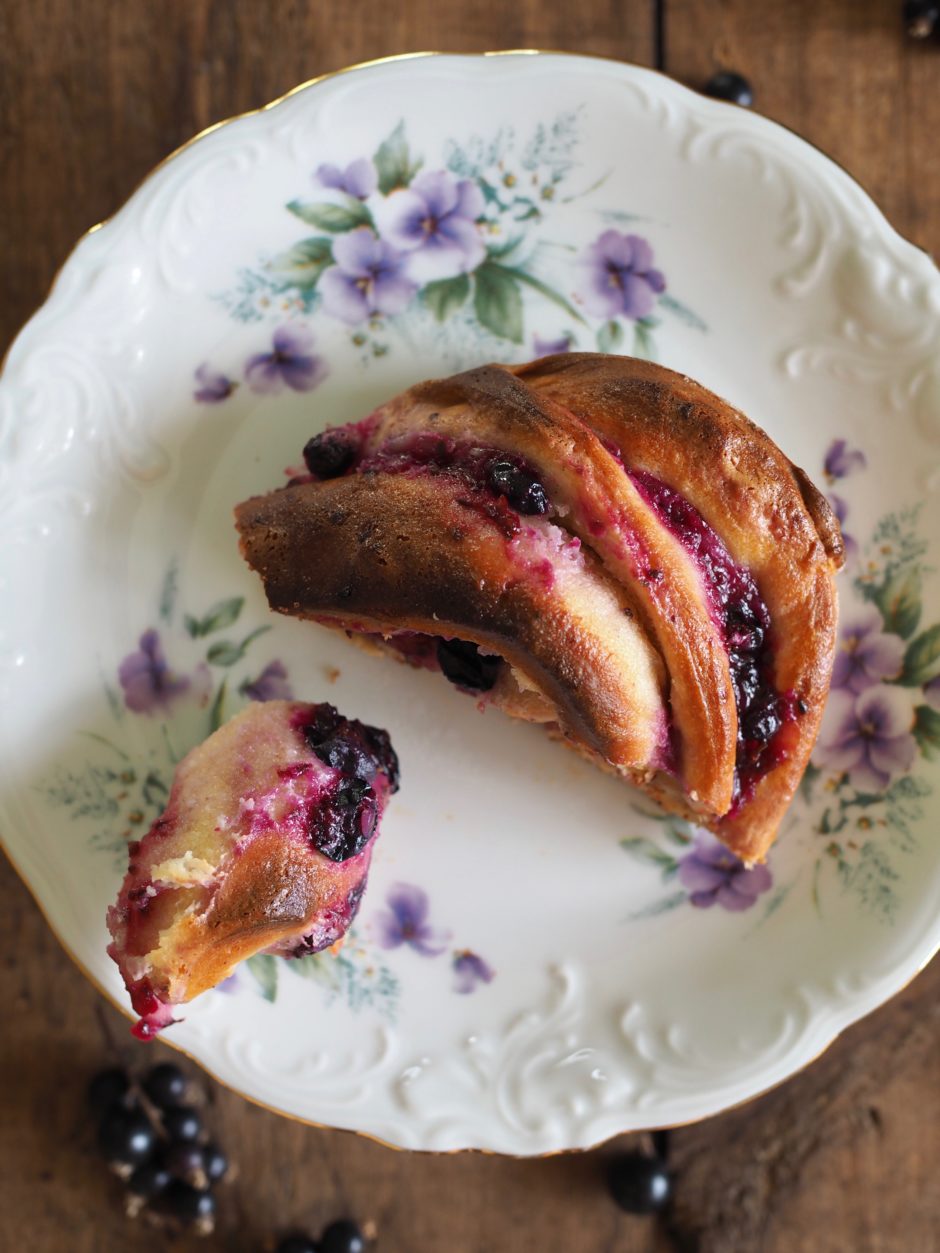 Blackcurrant Sweet Buns (Solbærsnurrer) - North Wild Kitchen