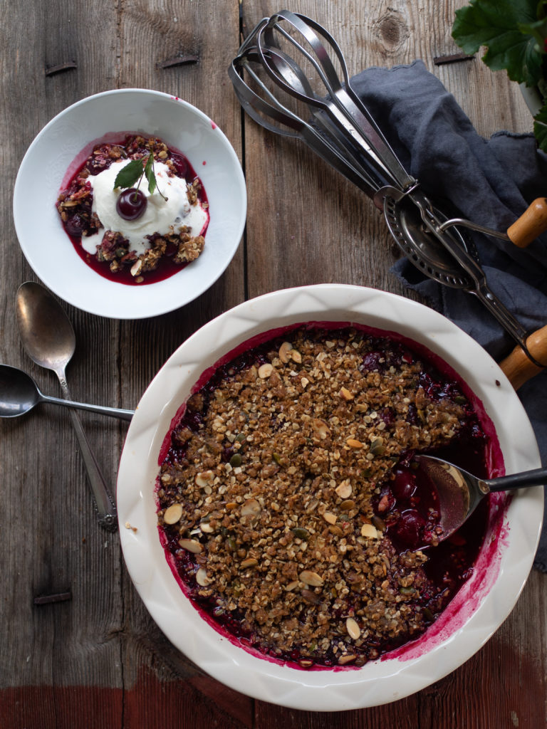 Sour Cherry Crisp with Almonds and Seeds (Smuldrepai med Kirsebær ...