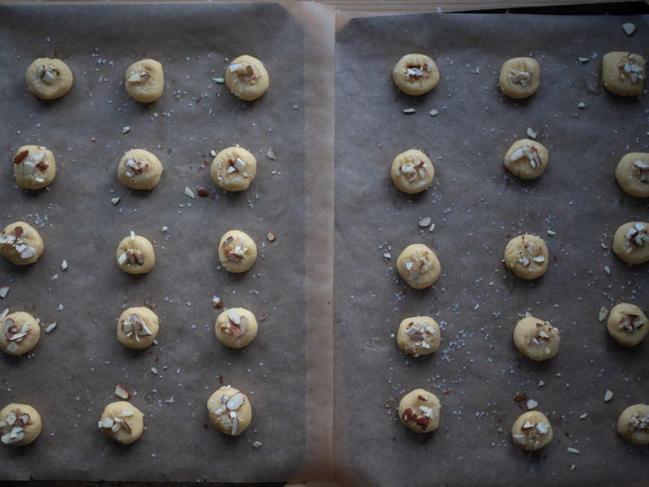 Serinakaker (Norwegian Christmas Cookies) - North Wild Kitchen