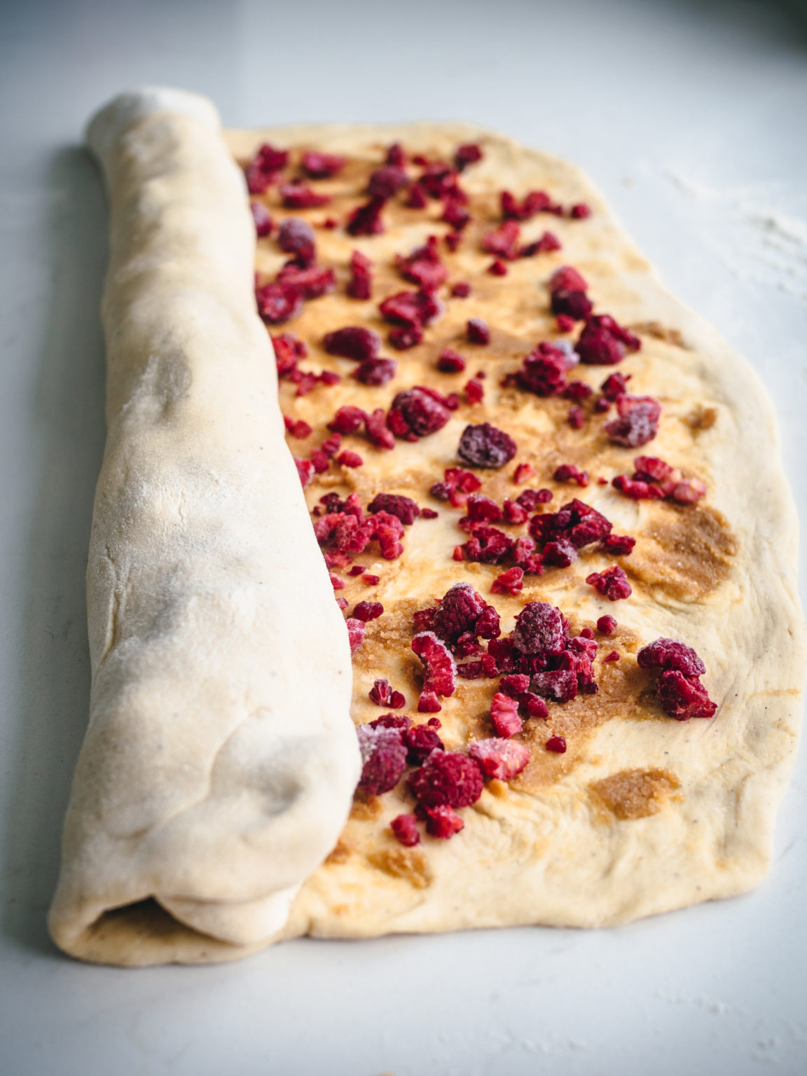 Raspberry Custard Buns (Bringebærsnurrer med vaniljekrem) - North Wild ...