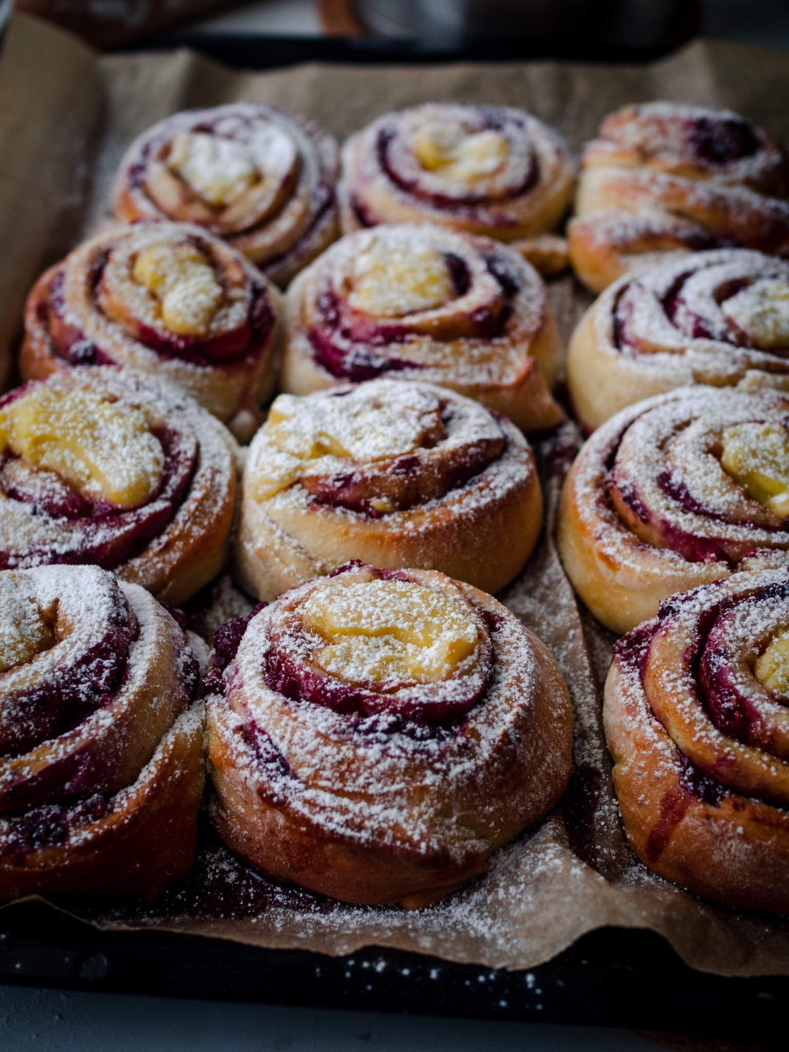Raspberry Custard Buns (Bringebærsnurrer med vaniljekrem) - North Wild ...