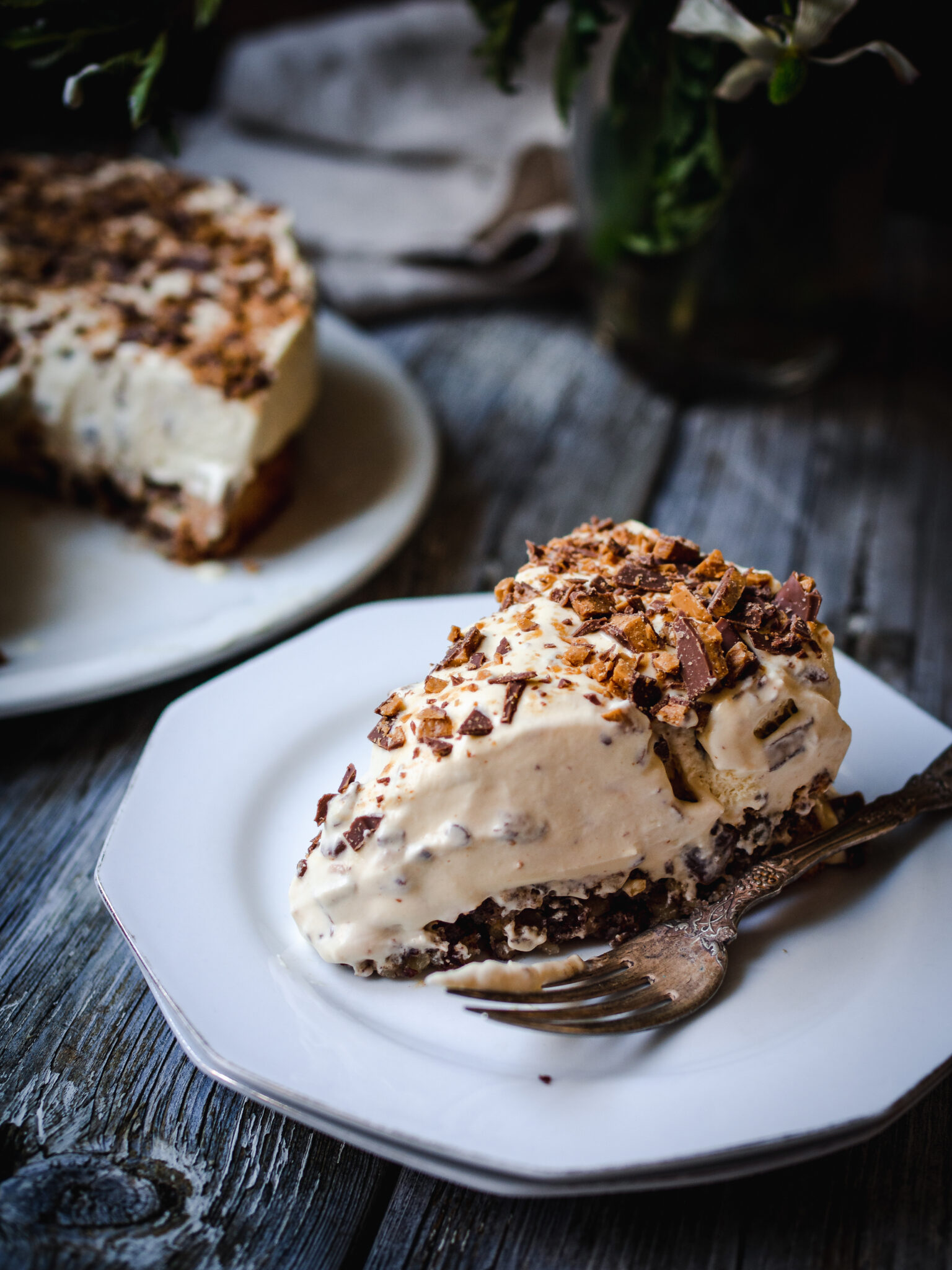 Daimiskake (Chocolate Toffee & Macaron Ice Cream Cake) - North Wild Kitchen
