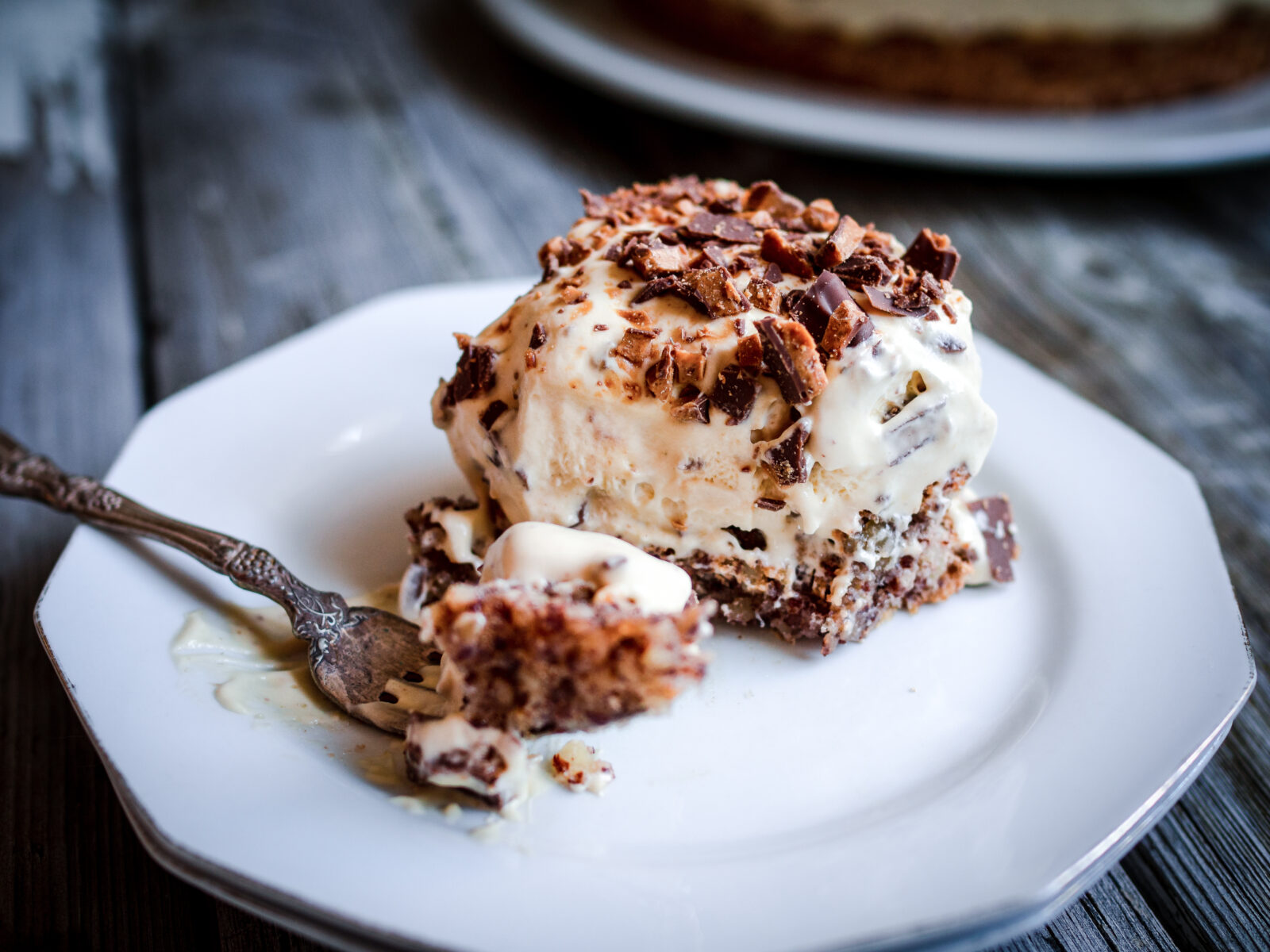 Daimiskake (Chocolate Toffee & Macaron Ice Cream Cake) - North Wild Kitchen