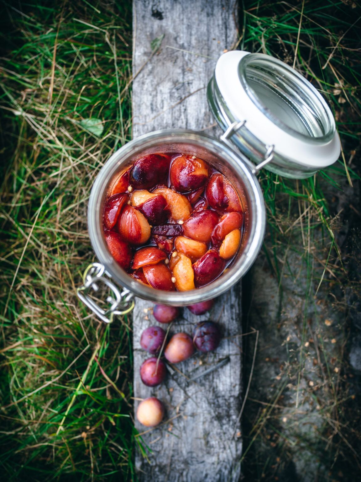 Spiced Pickled Plums (krydret syltede plommer) - North Wild Kitchen