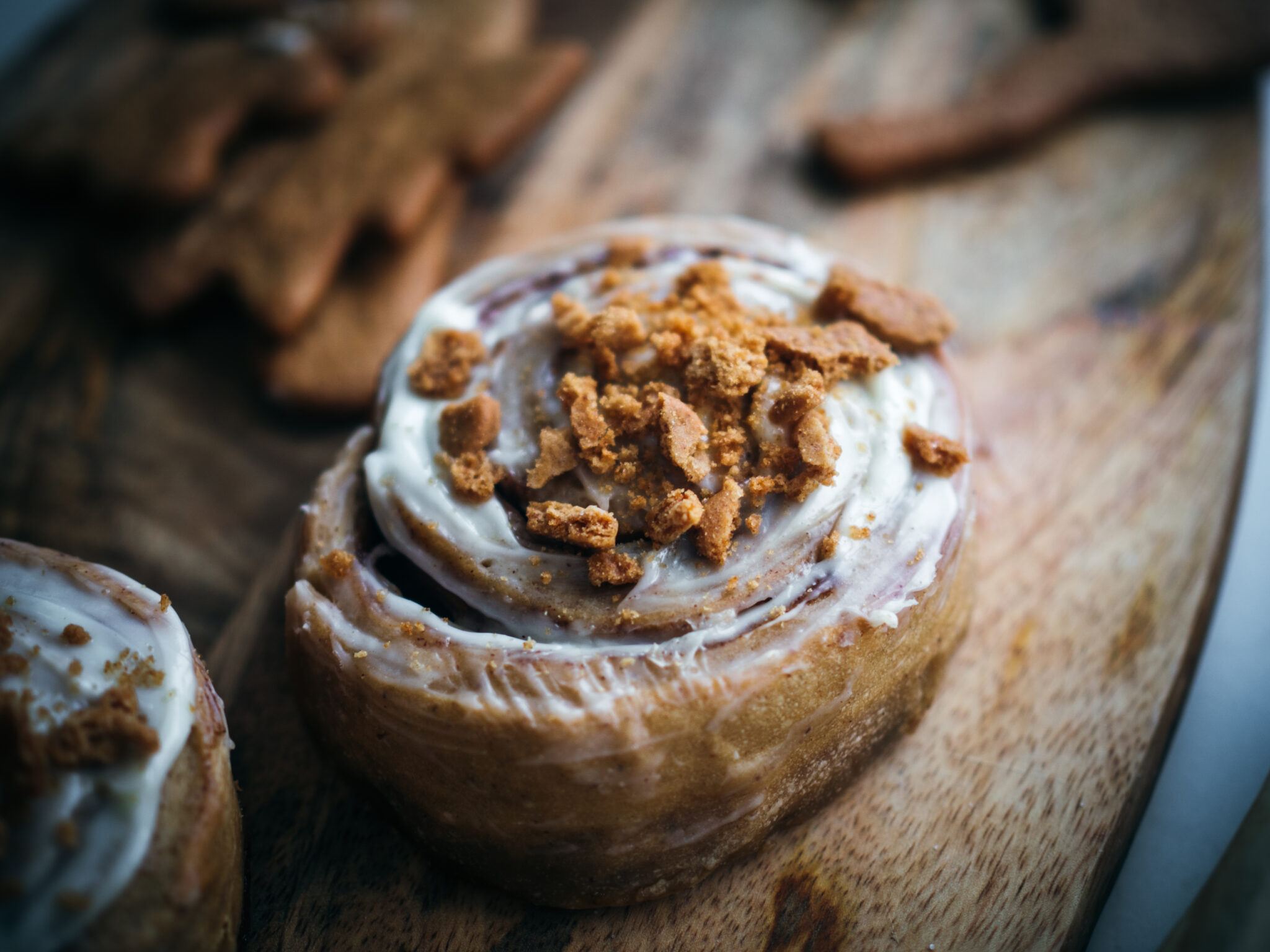 Pepperkaker Buns (Gingerbread Rolls) - North Wild Kitchen