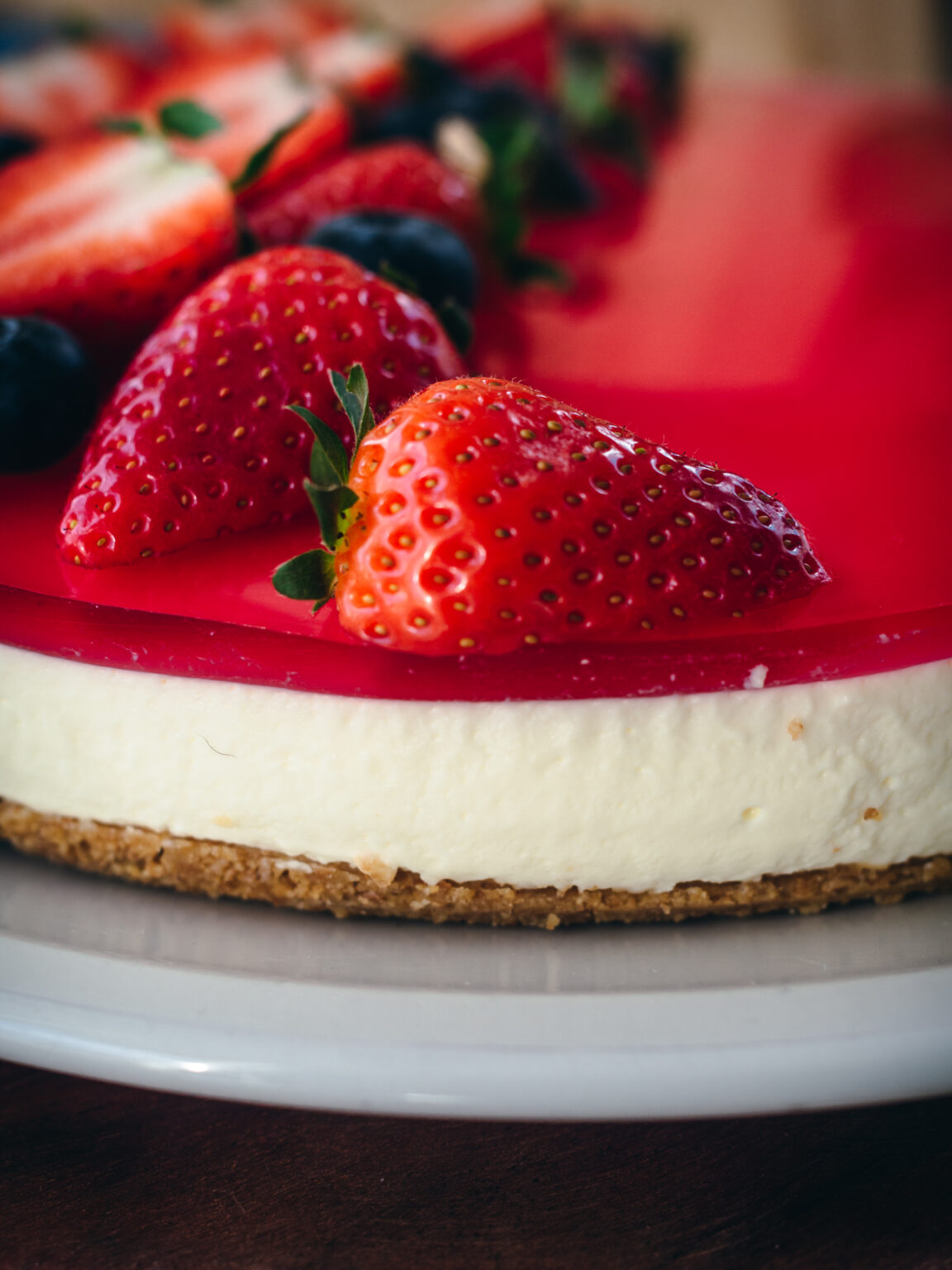 No-Bake Raspberry Jelly Cheesecake (ostekake med gelélokk) - North Wild ...