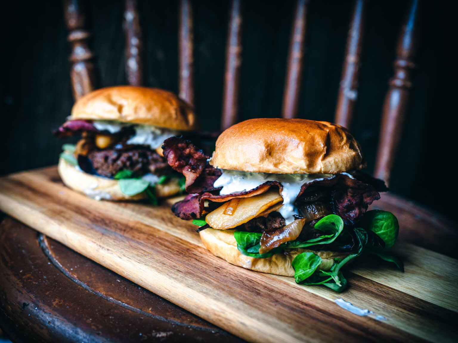 Caramelized Apple Burgers with Blue Cheese & Bacon (burger med ...