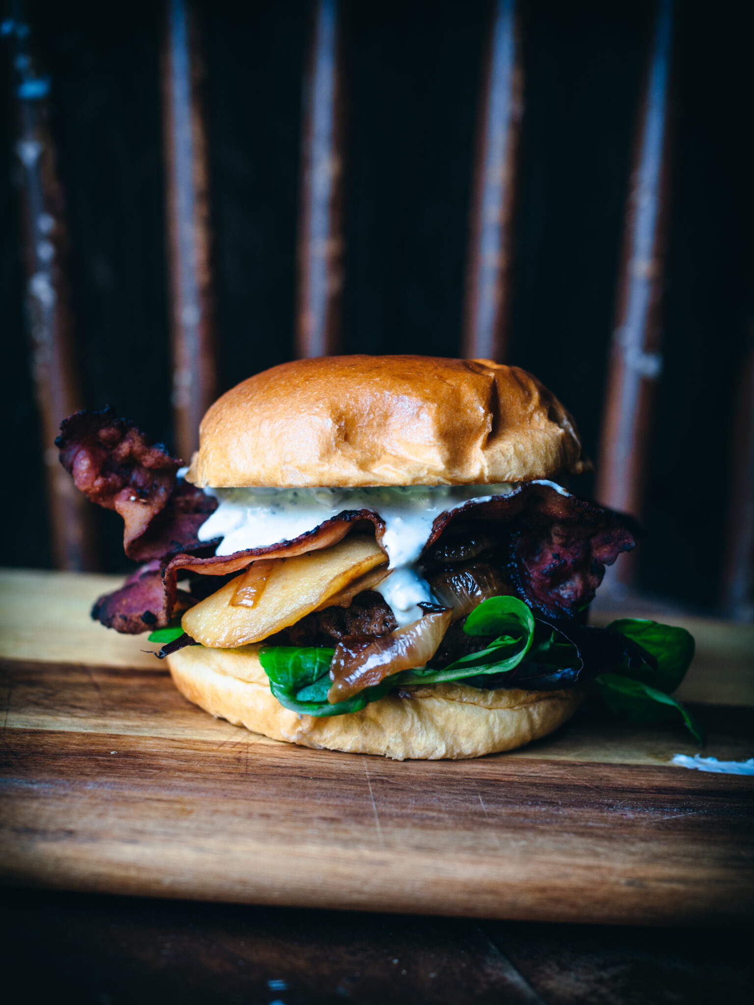 Caramelized Apple Burgers with Blue Cheese & Bacon (burger med ...